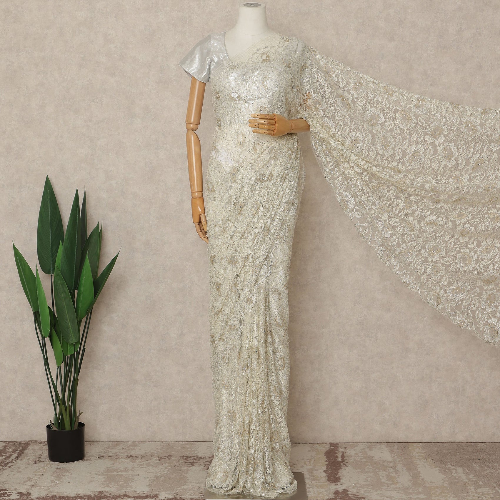 Champagne Gold French Chantilly Saree Lace – Regal Fabrics